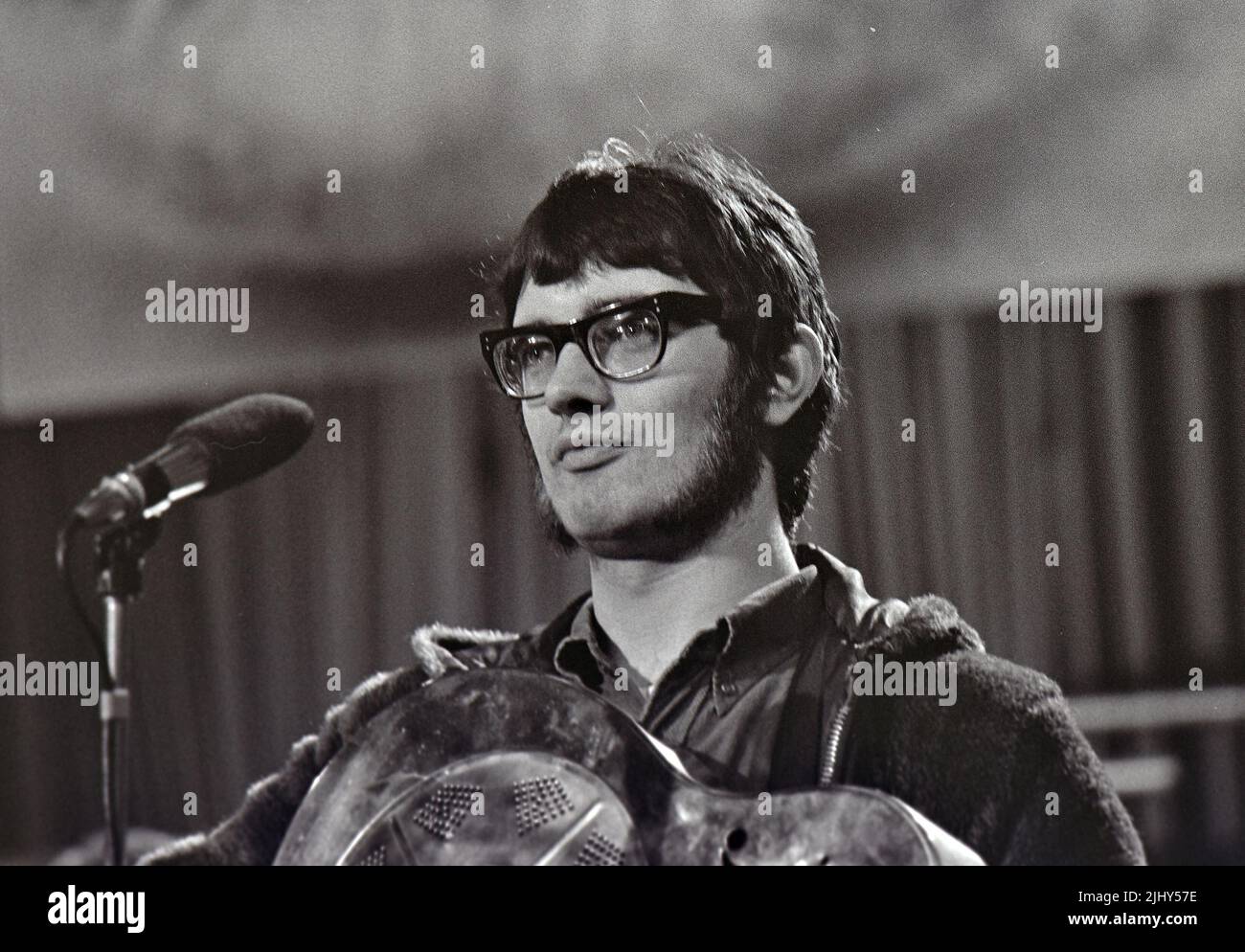 MANFRED MANN UK rock group on Ready,Steady, Go ! in 1966 with Tom ...