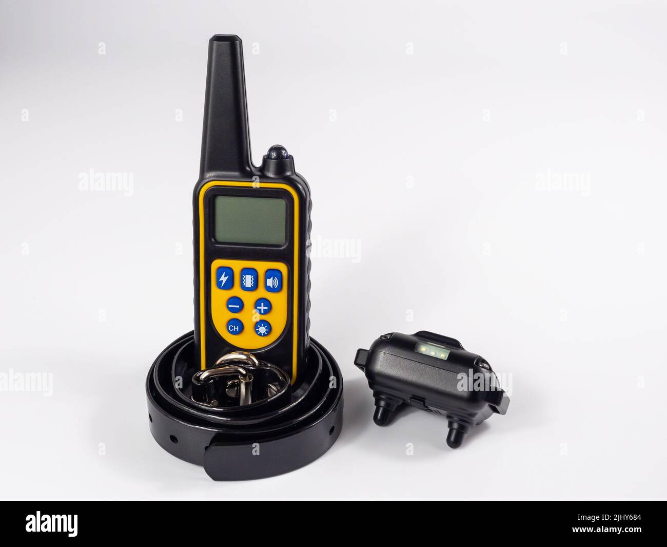 Distance training collar to reduce or stop barking from external shock ...