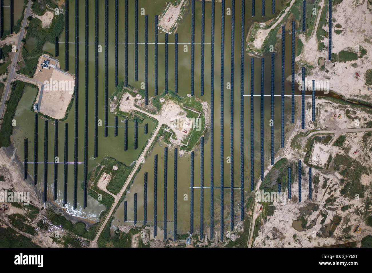 (220721) -- DAQING, July 21, 2022 (Xinhua) -- Aerial photo taken on ...