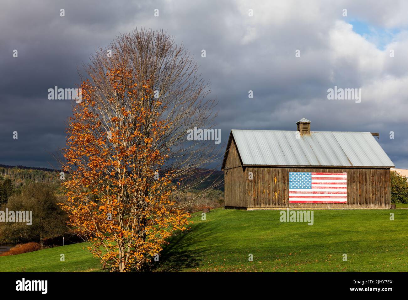 American flag on barn in hi-res stock photography and images - Alamy