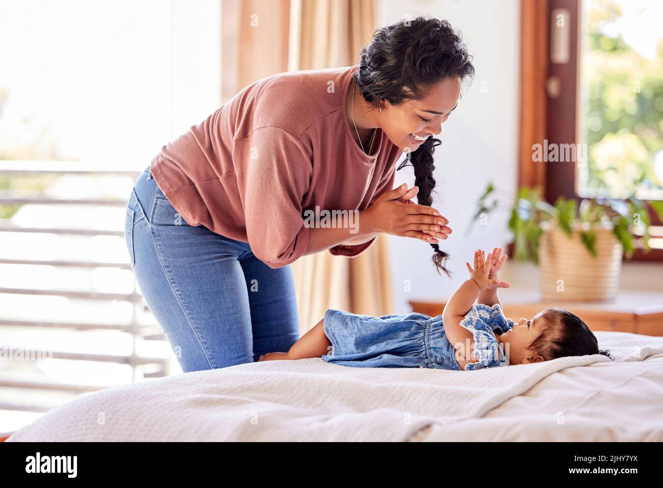 Bonding cute hi-res stock photography and images - Alamy