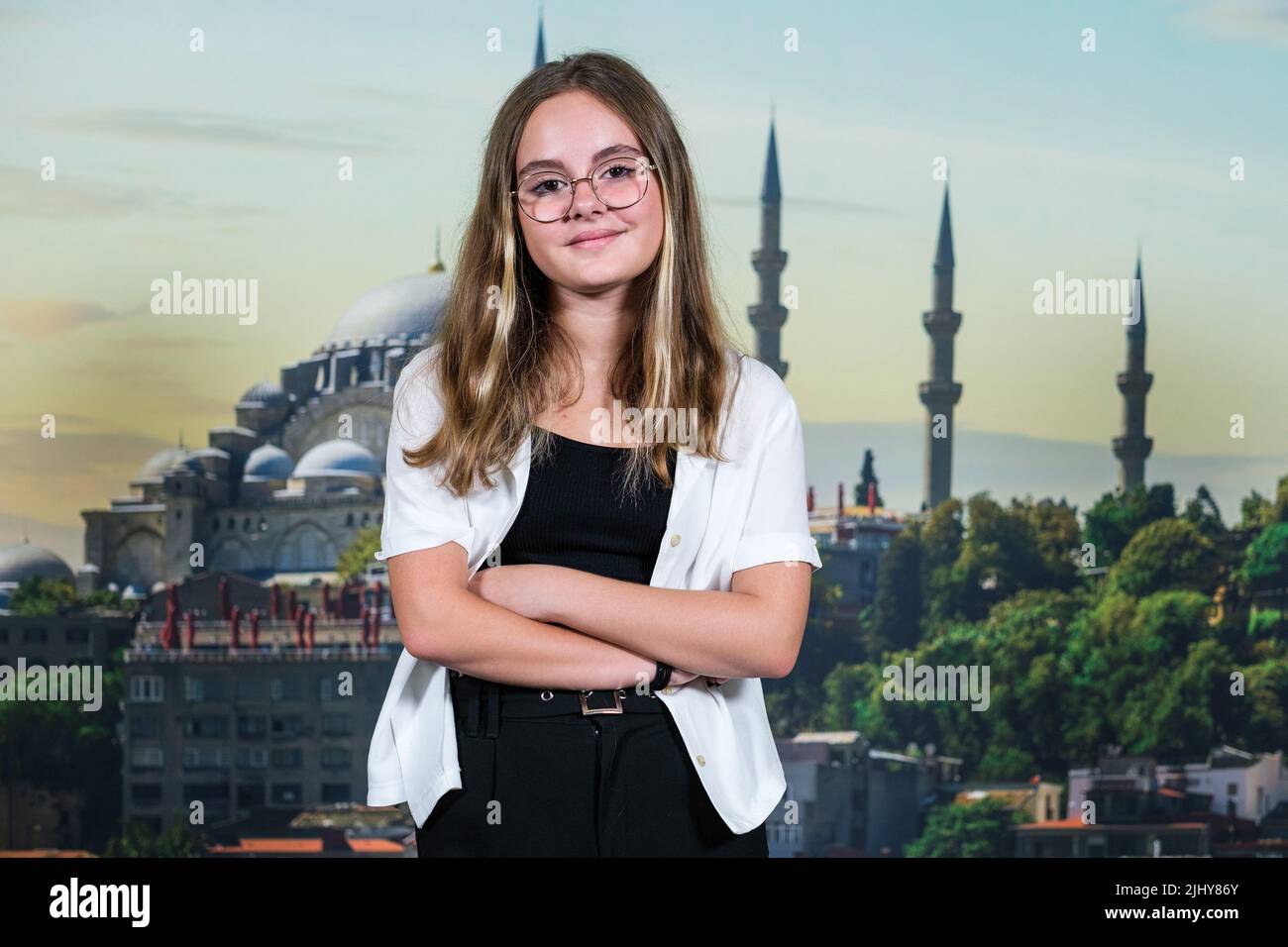Laura Quiros attends the "Por Los Pelos. Una Historia de Autoestima ...