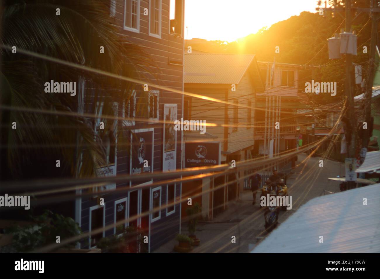 View between buildings hi-res stock photography and images - Alamy