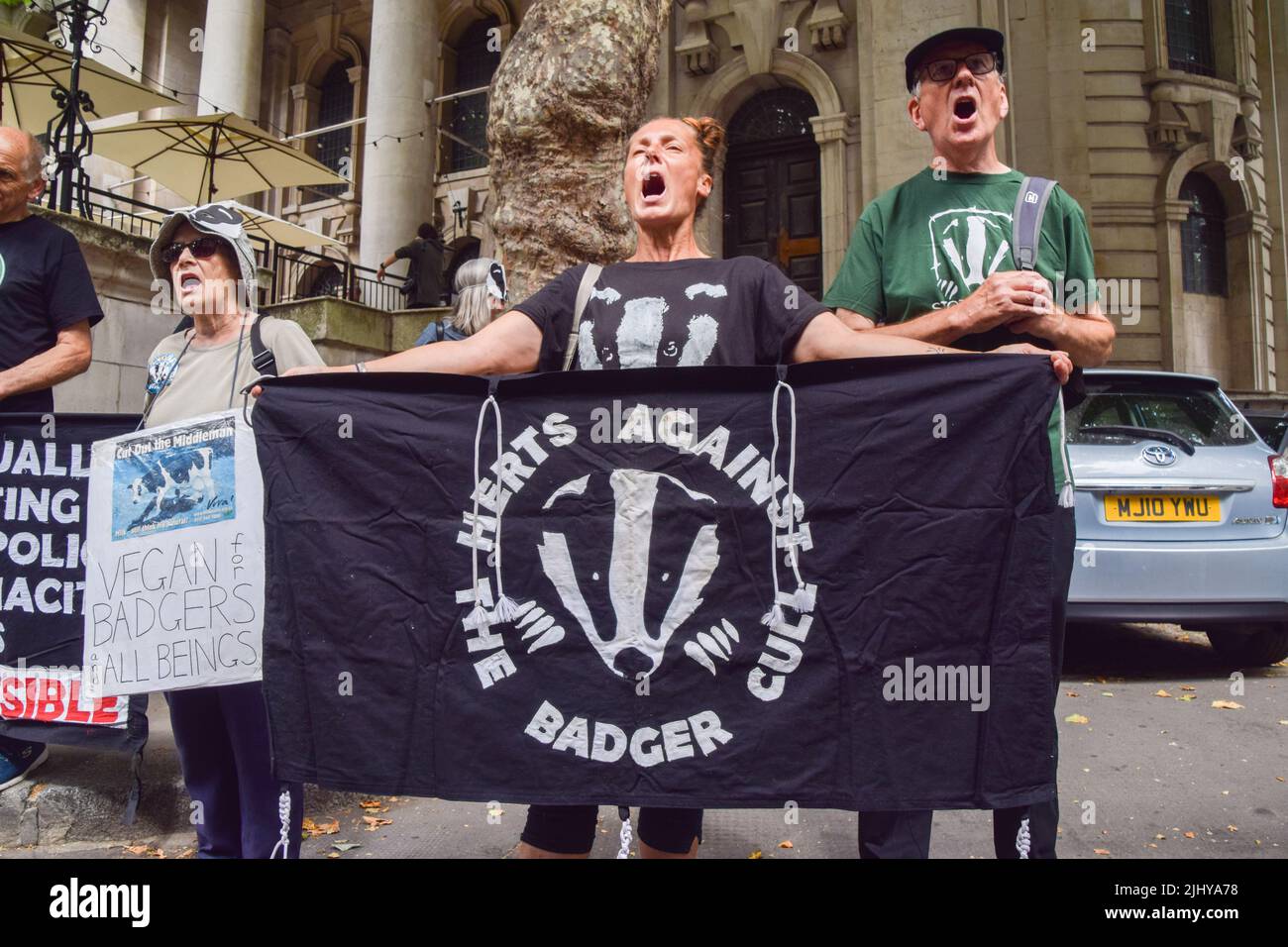 Protection against wild animals hi-res stock photography and images - Alamy