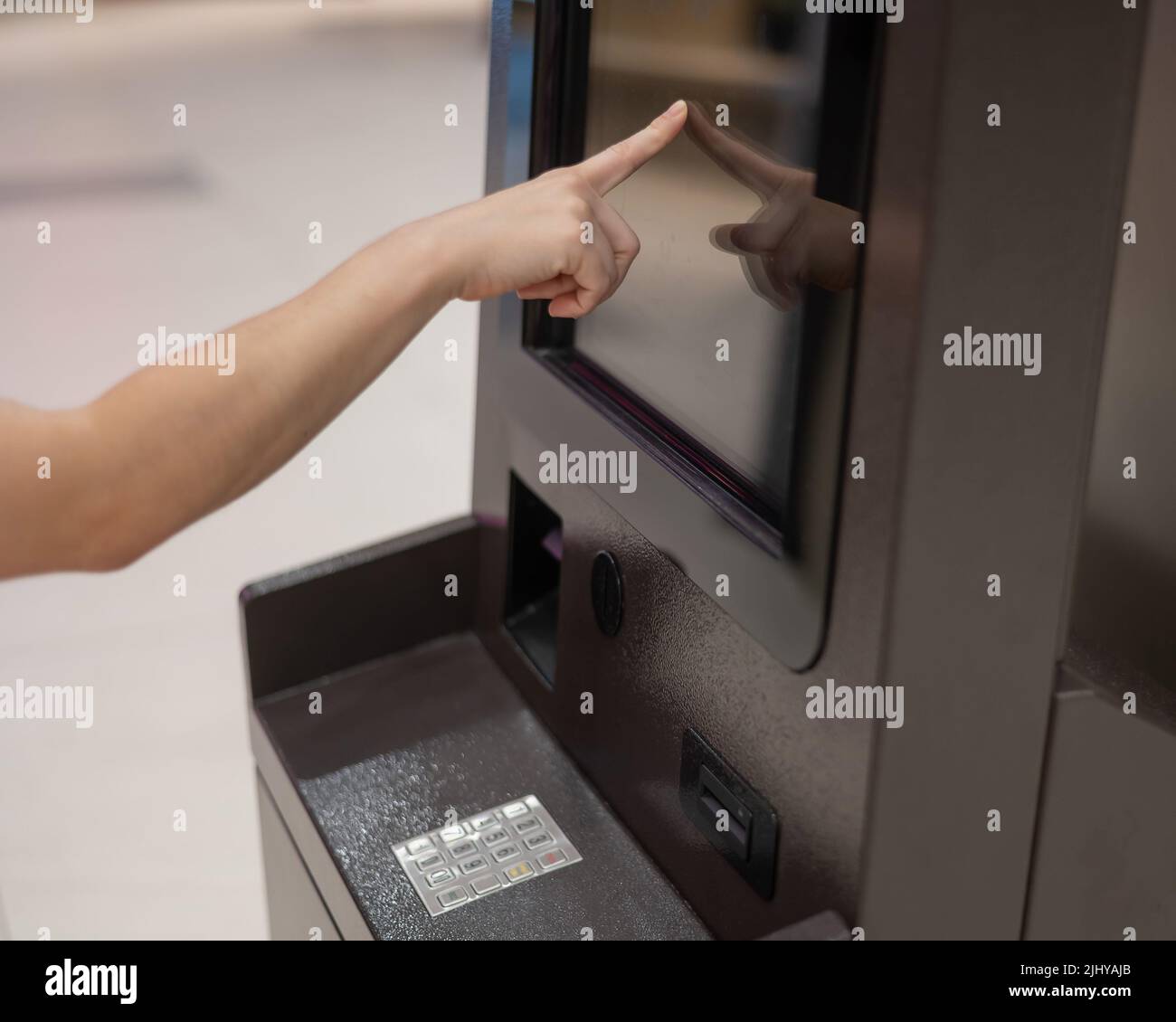 Using payment terminal enter hi-res stock photography and images - Alamy