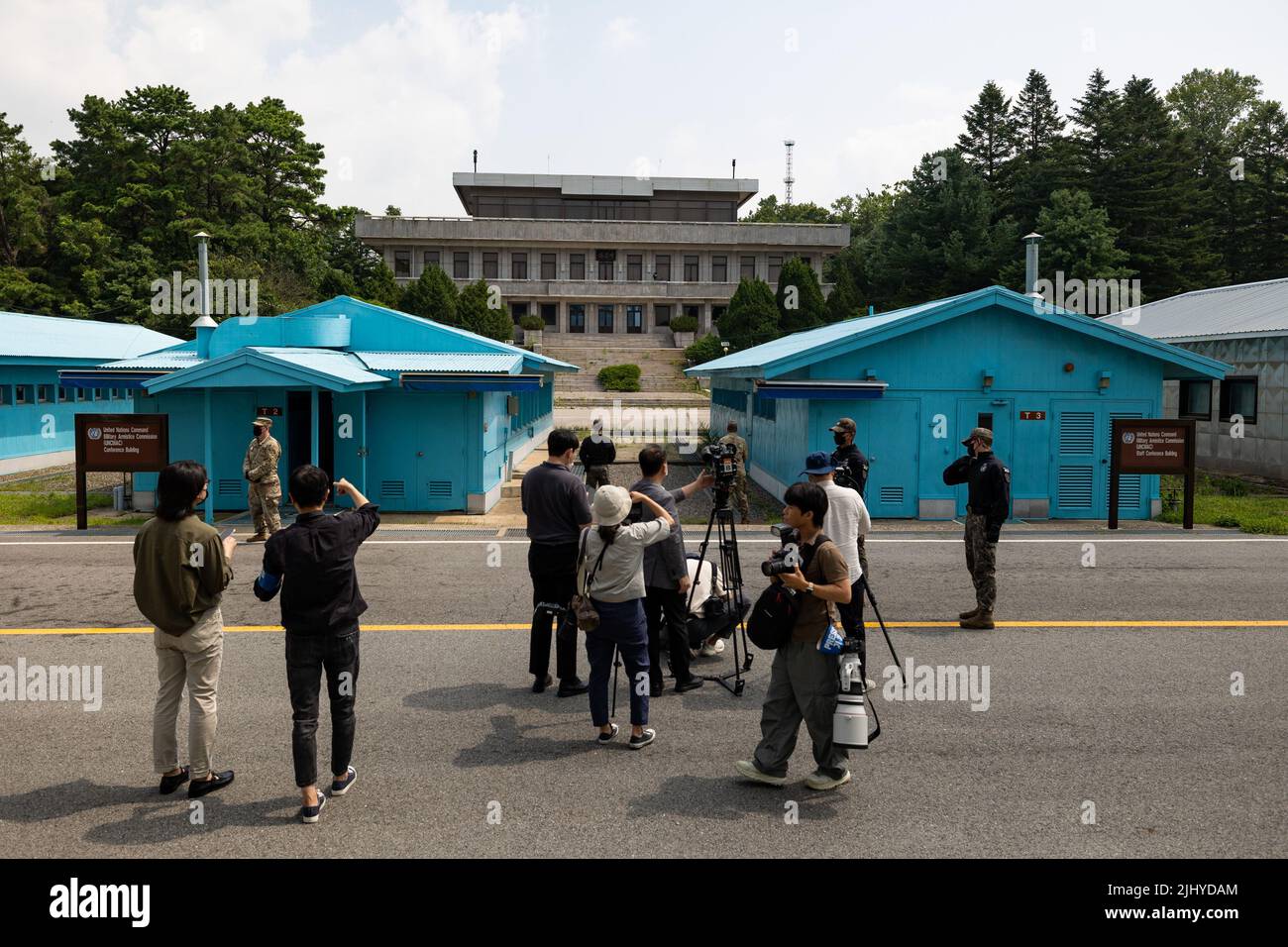 Border of panmunjomm hi-res stock photography and images - Alamy