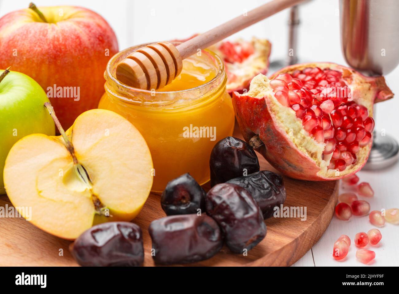Apple and honey, traditional food of jewish New Year - Rosh Hashana ...