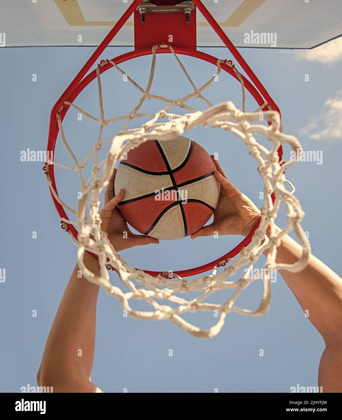 Scoring the basket hi-res stock photography and images - Alamy