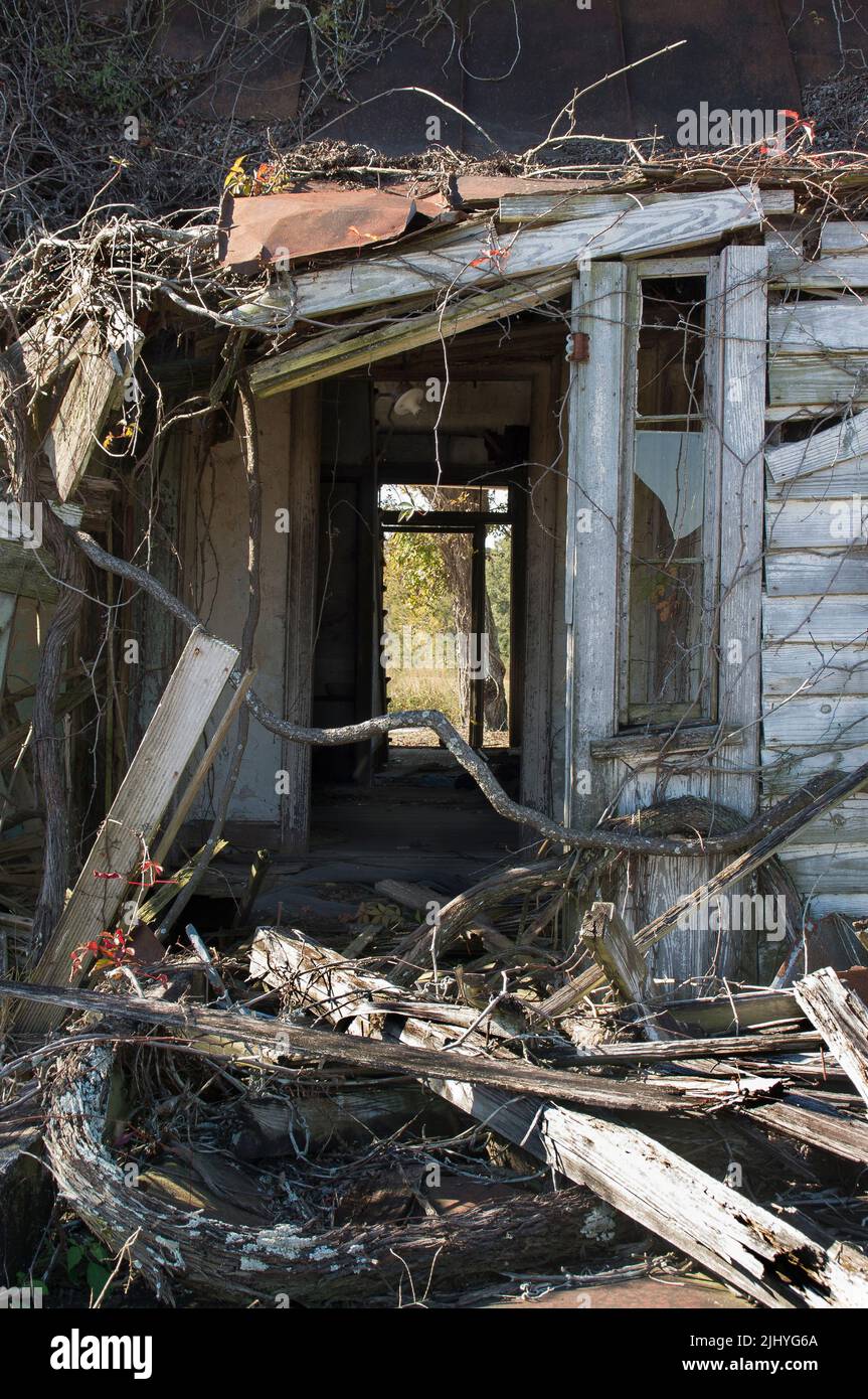 Closeup abandoned ruined house hi-res stock photography and images - Alamy