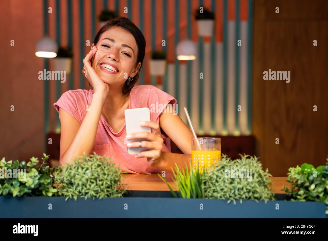 Mobile happy people hi-res stock photography and images - Alamy