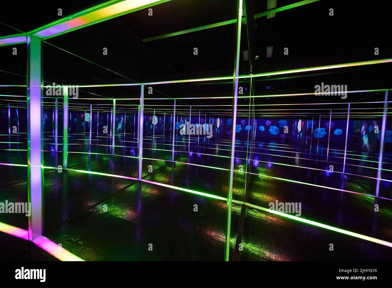 Mesmerizing art hi-res stock photography and images - Alamy