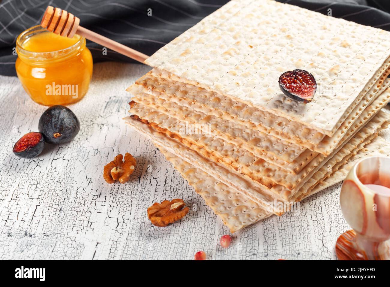 traditional Jewish kosher matzo for Easter pesah Stock Photo - Alamy