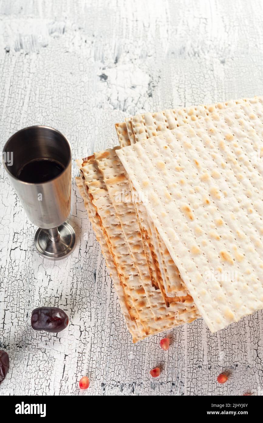 traditional Jewish kosher matzo for Easter pesah Stock Photo - Alamy
