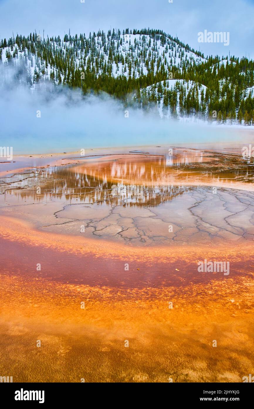 Yellowstone winter snow mountains sunny hi-res stock photography and ...