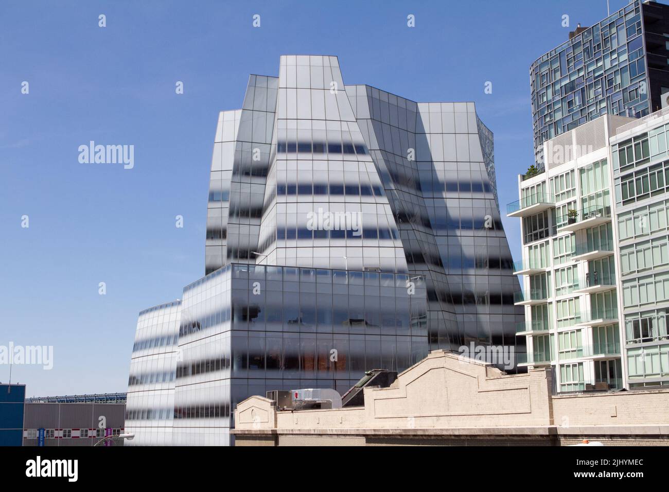 Modern building viewed from the High Line in New York Stock Photo - Alamy