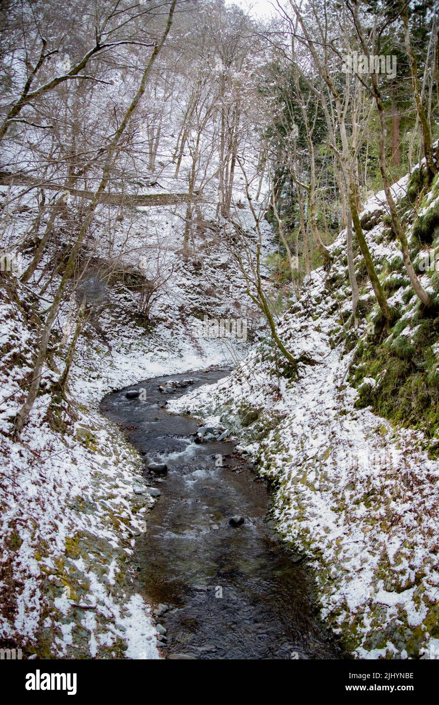 River running in winter snowy hi-res stock photography and images - Alamy