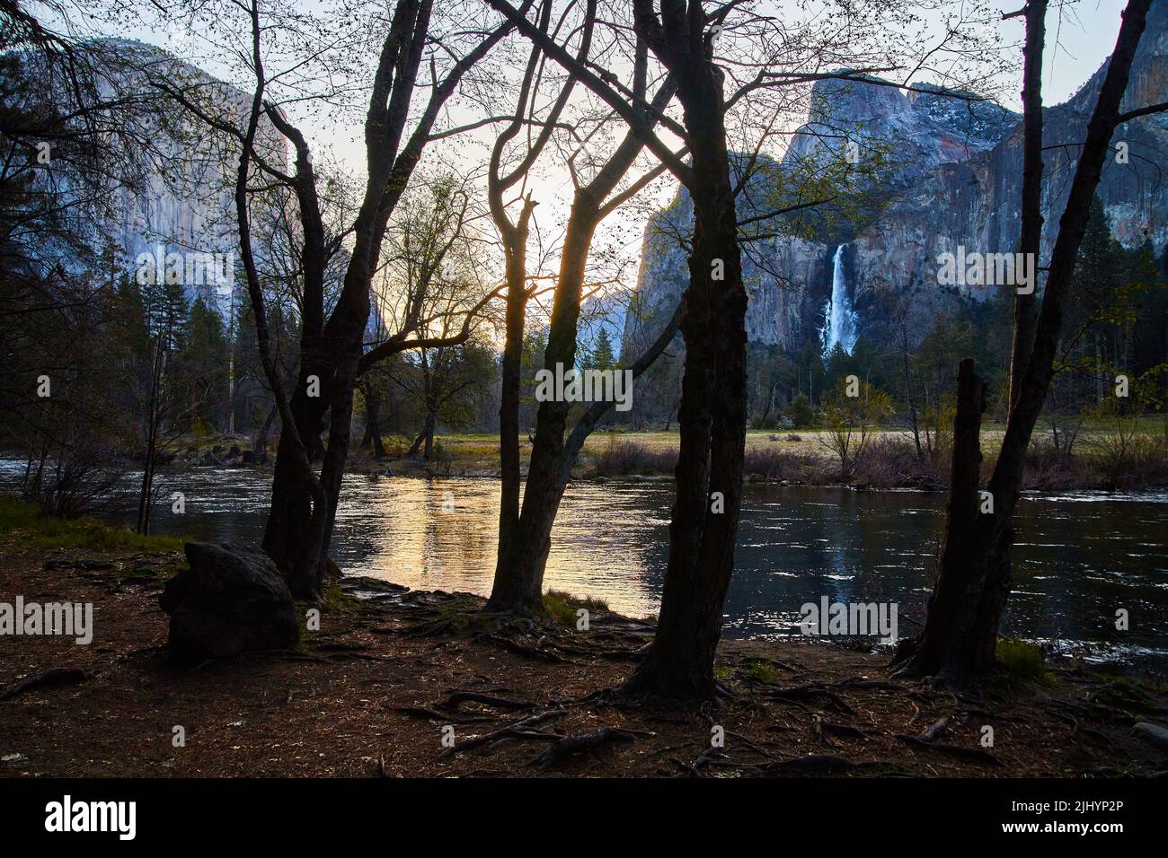 Yosemite Valley at river with view of El Capitan and Bridalveil Fall ...