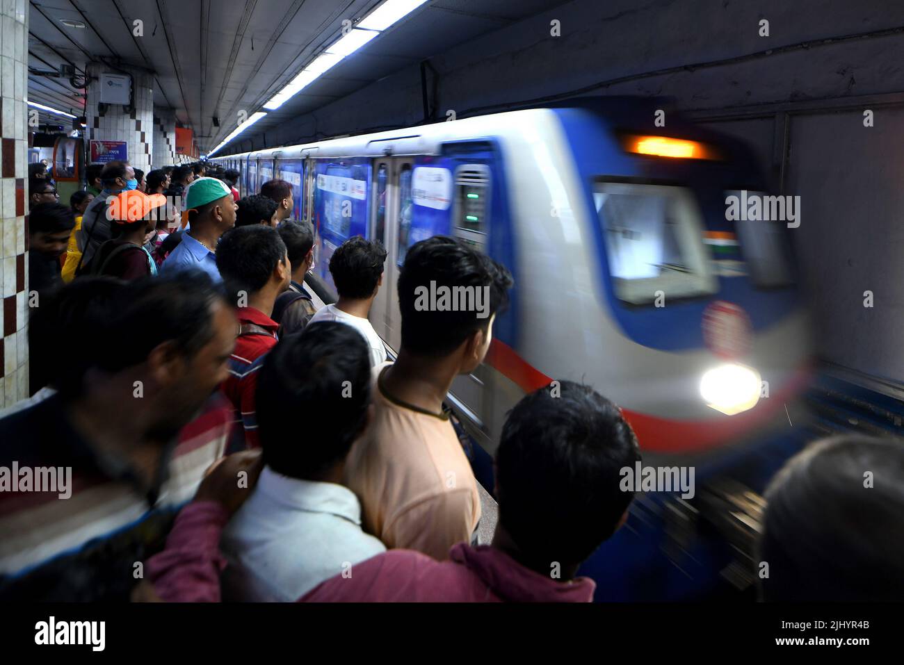 Crowds of people at Kolkata Metro Esplanade station. The Kolkata Metro ...
