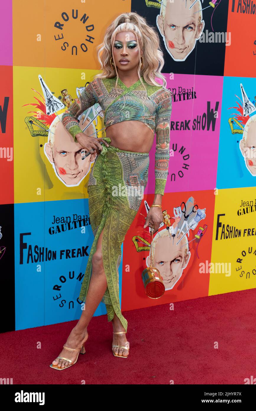 Tayce arrives on the red carpet for 'Jean Paul Gaultier's Fashion Freak ...