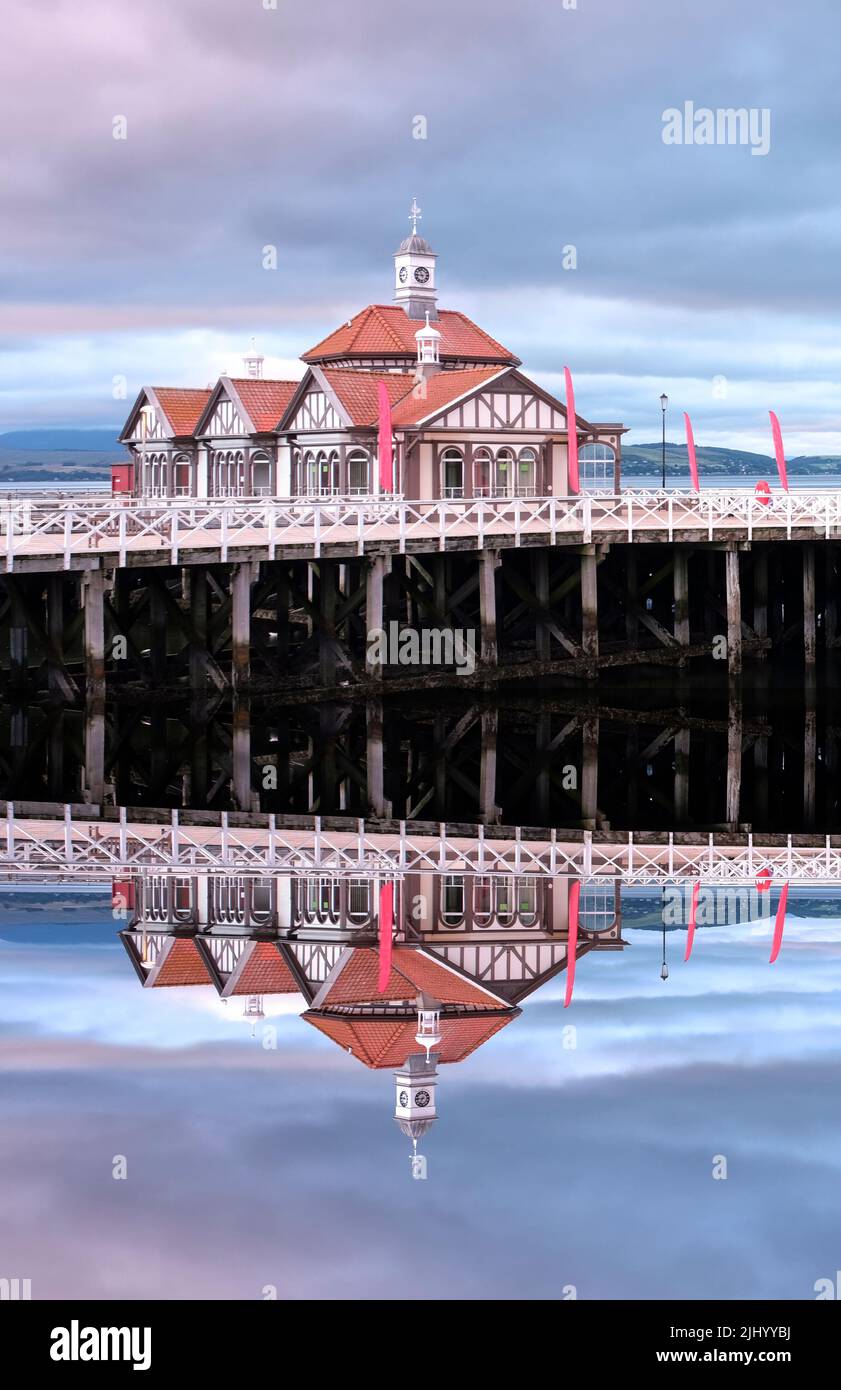 Abandoned old Victorian wooden pier building at Dunoon Stock Photo - Alamy