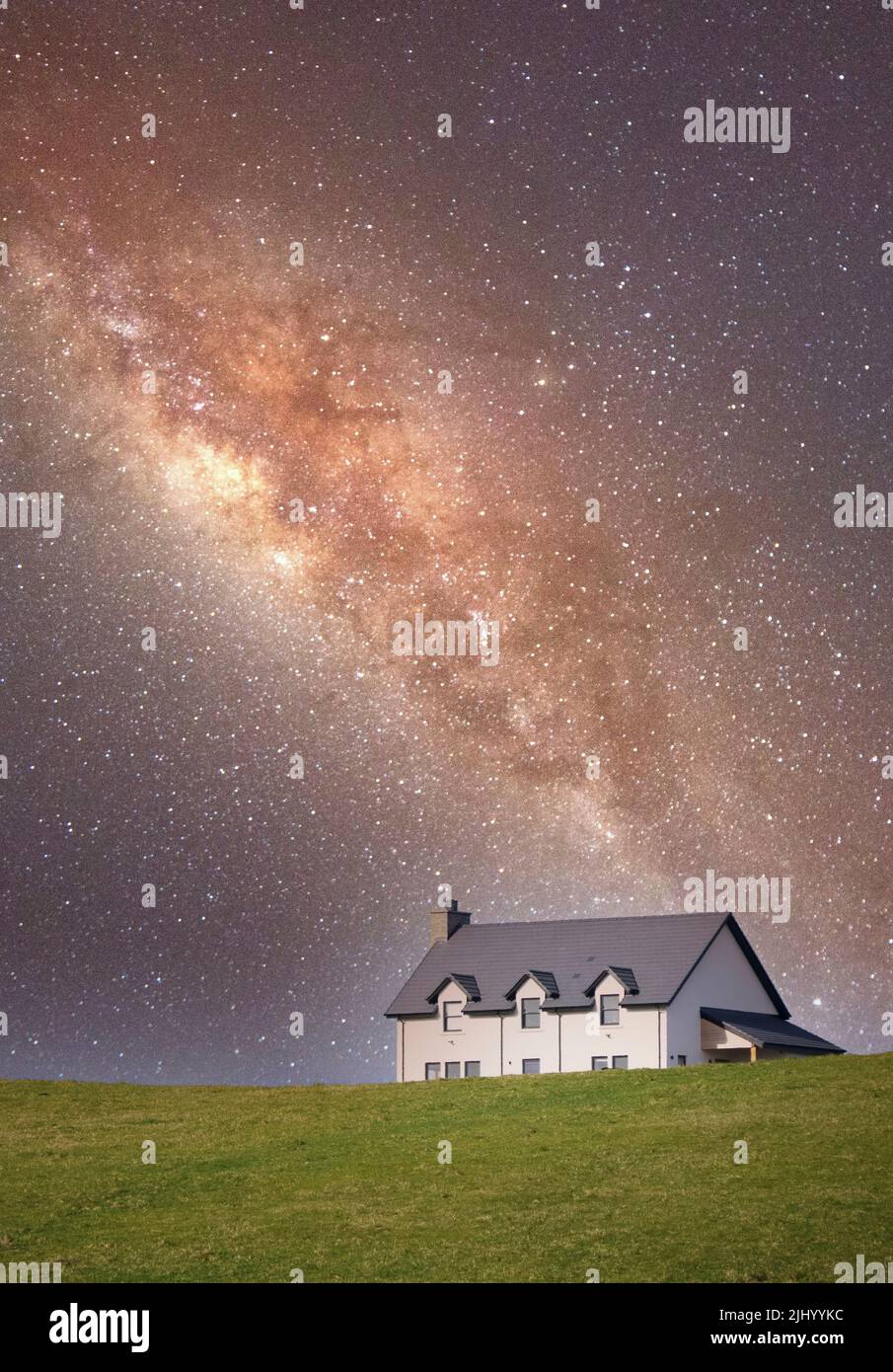 One lonely single alone house hi-res stock photography and images - Alamy