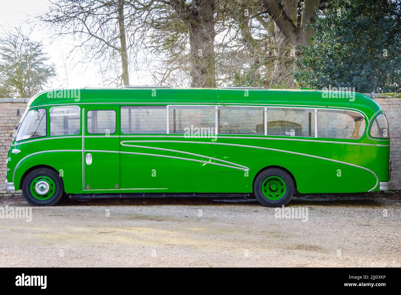 Vintage green bus hi-res stock photography and images - Alamy