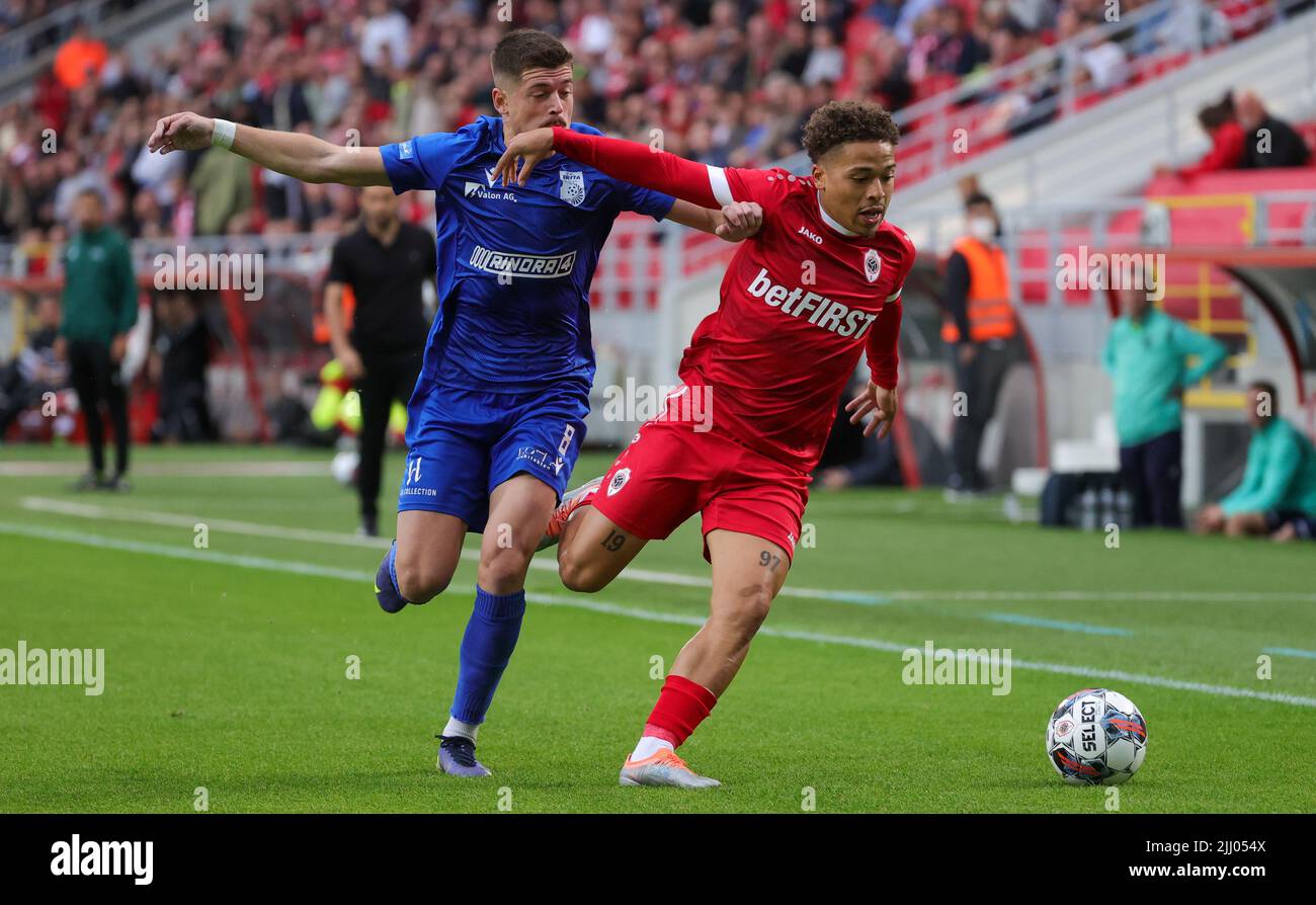 Drita's Arbnor Muja and Antwerp's Benson Manuel fight for the ball ...