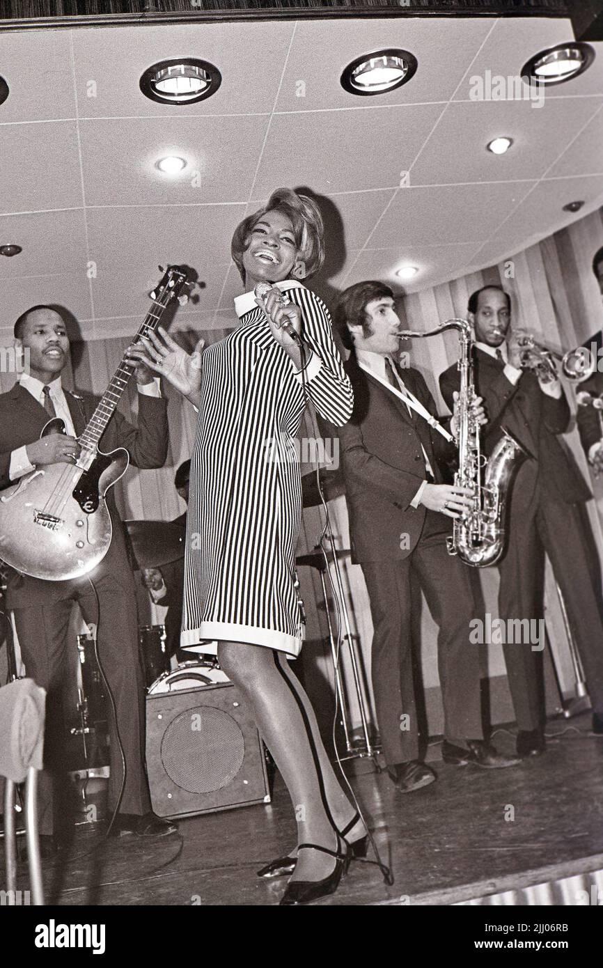 Maxine brown hi-res stock photography and images - Alamy