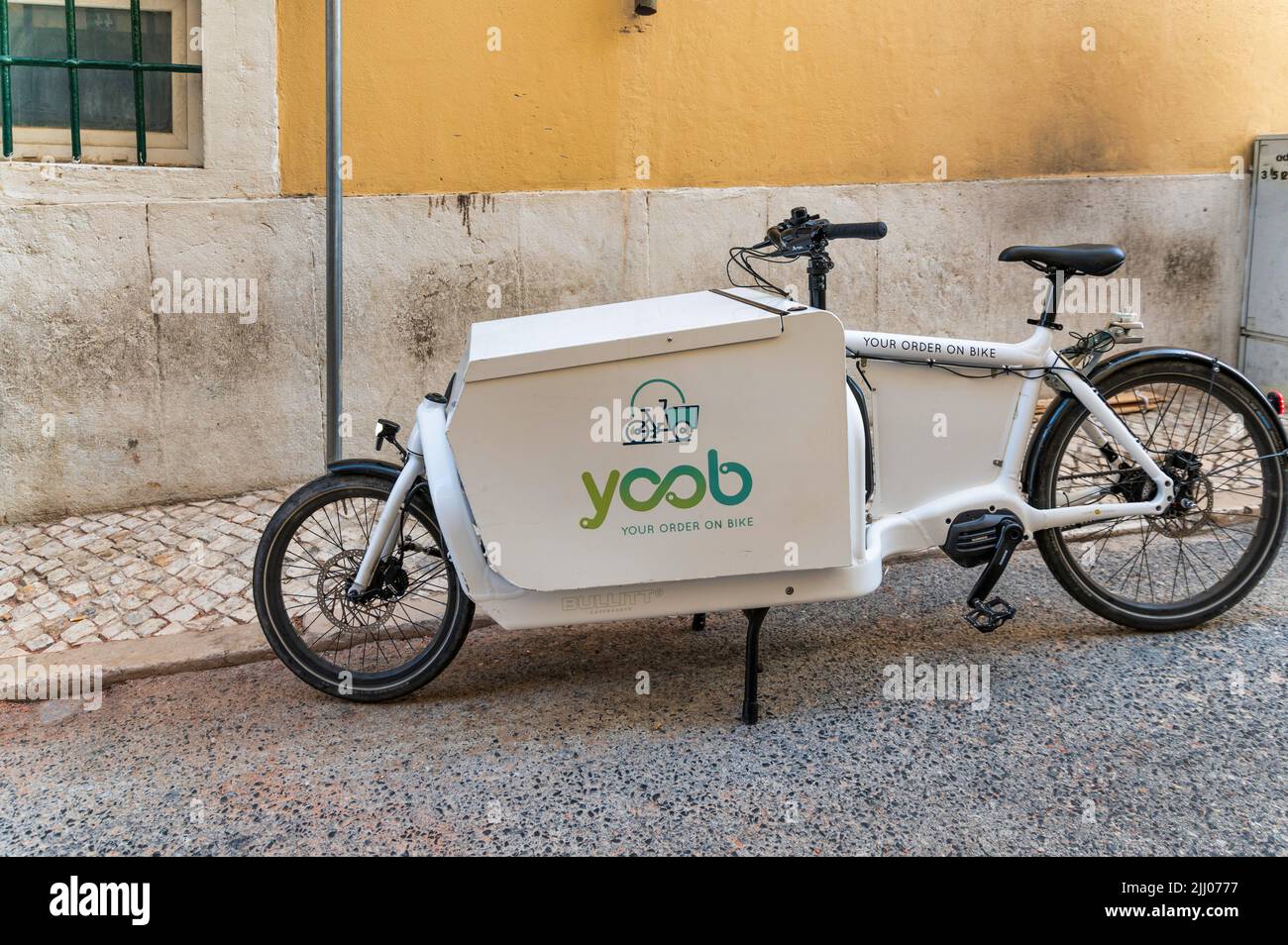 ecological deliver system on a bike Stock Photo - Alamy ecological deliver system on a bike Stock Photo - Alamy
