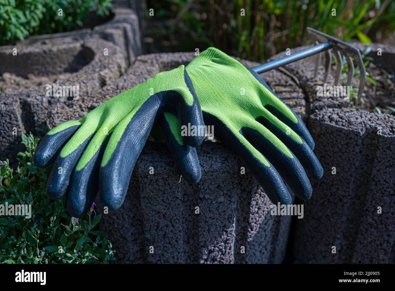 Prepare to plant garden hi-res stock photography and images - Alamy