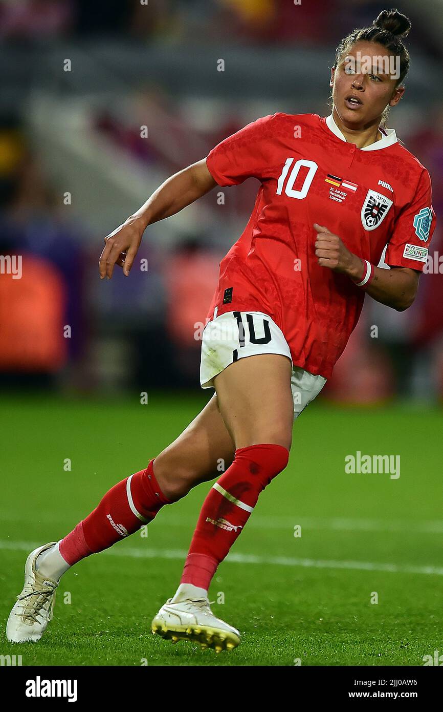 Laura feiersinger hi-res stock photography and images - Alamy