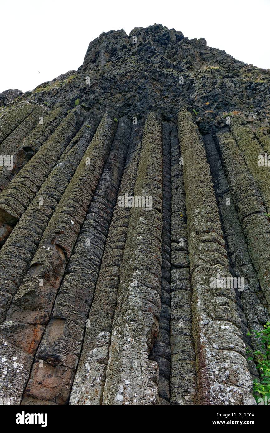 View of the organ pipe rock formation on the Giants Causeway in County ...