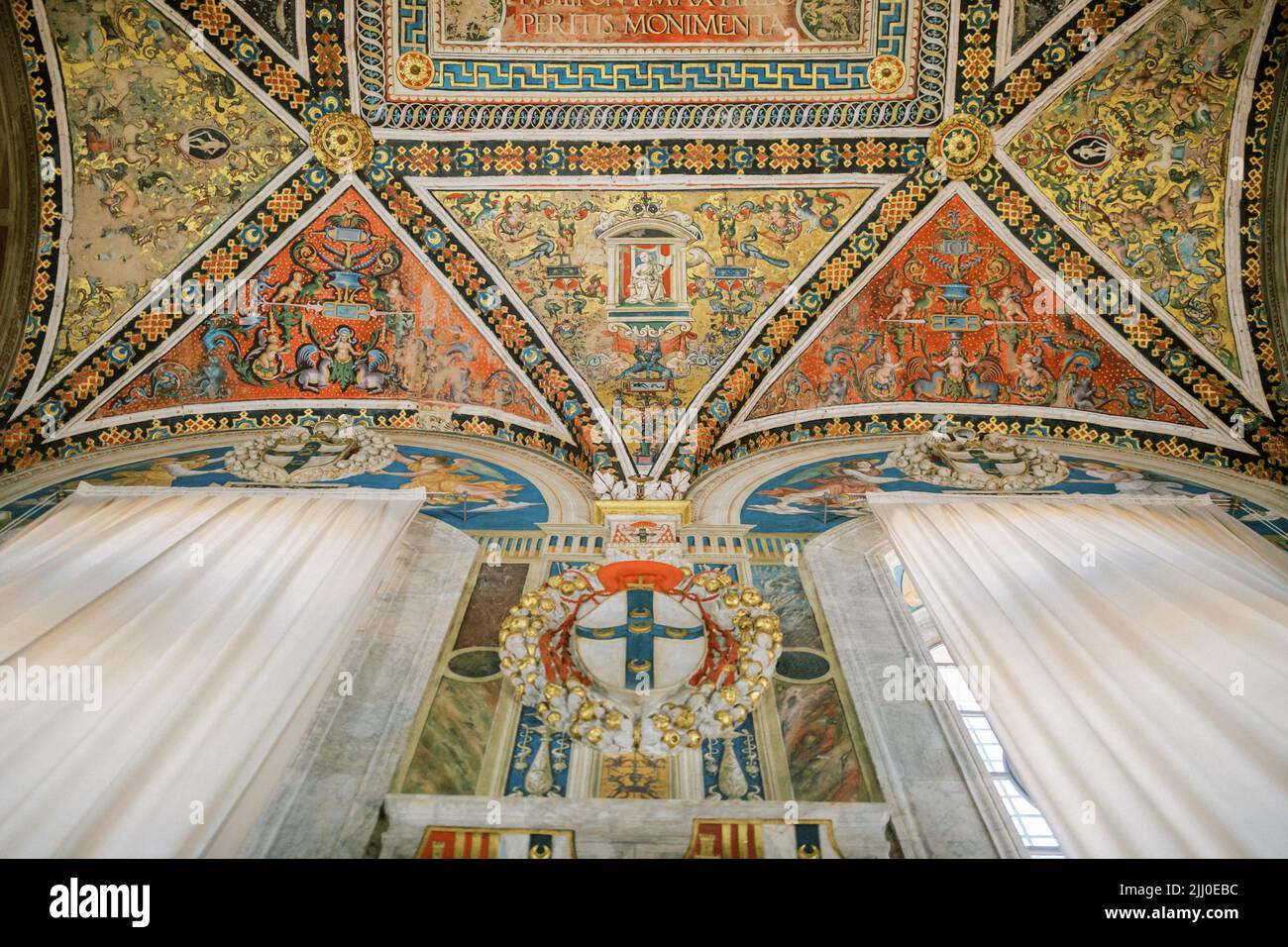 The colorful cathedral ceiling of Duomo di Siena in Siena, Italy Stock ...