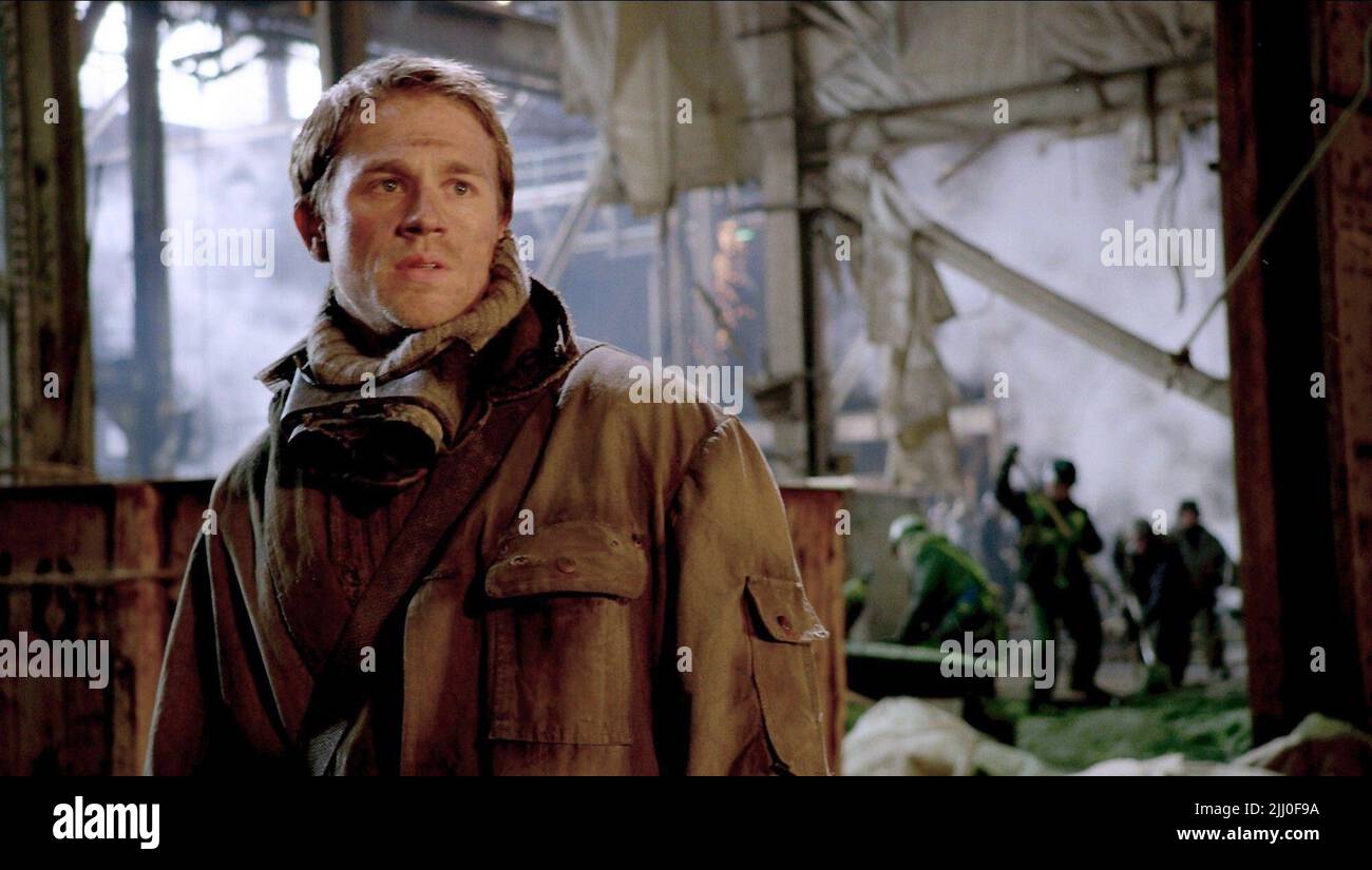 CHARLIE HUNNAM, PACIFIC RIM, 2013 Stock Photo - Alamy