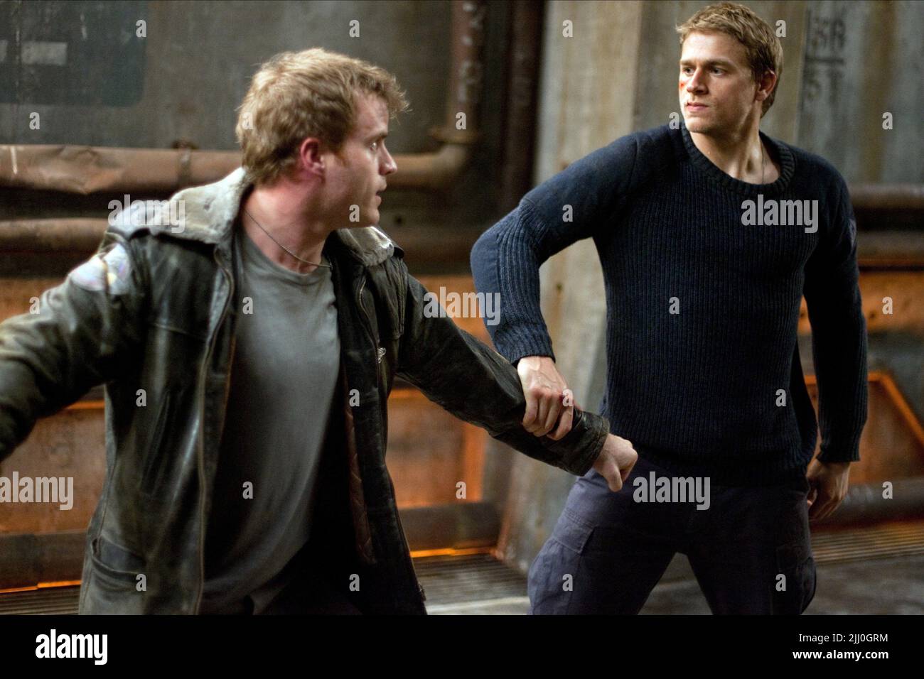 ROBERT KAZINSKY, CHARLIE HUNNAM, PACIFIC RIM, 2013 Stock Photo - Alamy