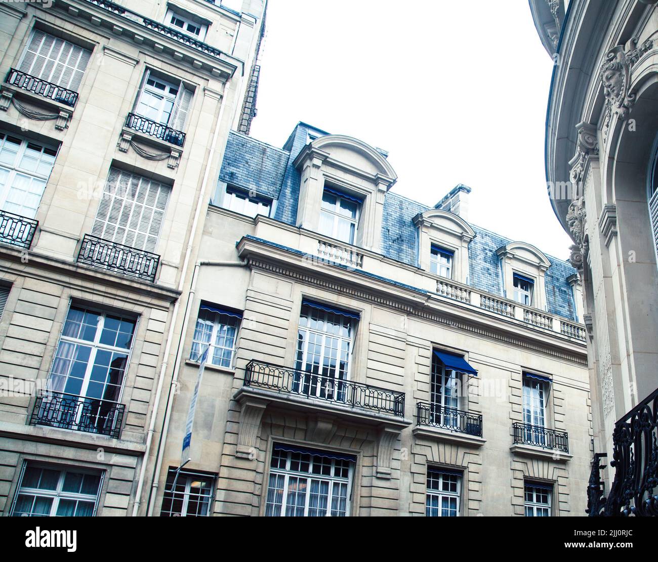 houses on french streets of Paris. citylife concept. regular view Stock ...