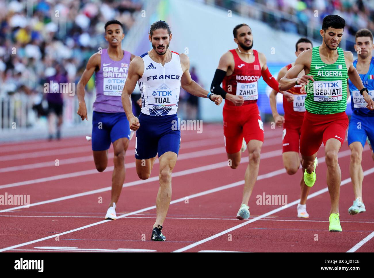 Mens 800 metres semi final hi-res stock photography and images - Alamy