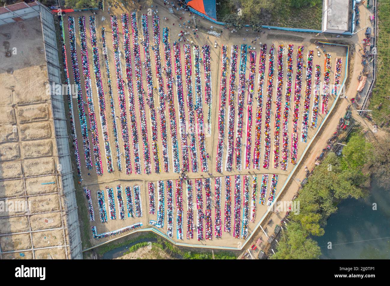 People gather in rural Bangladesh for Uros majlis, a traditional food ...