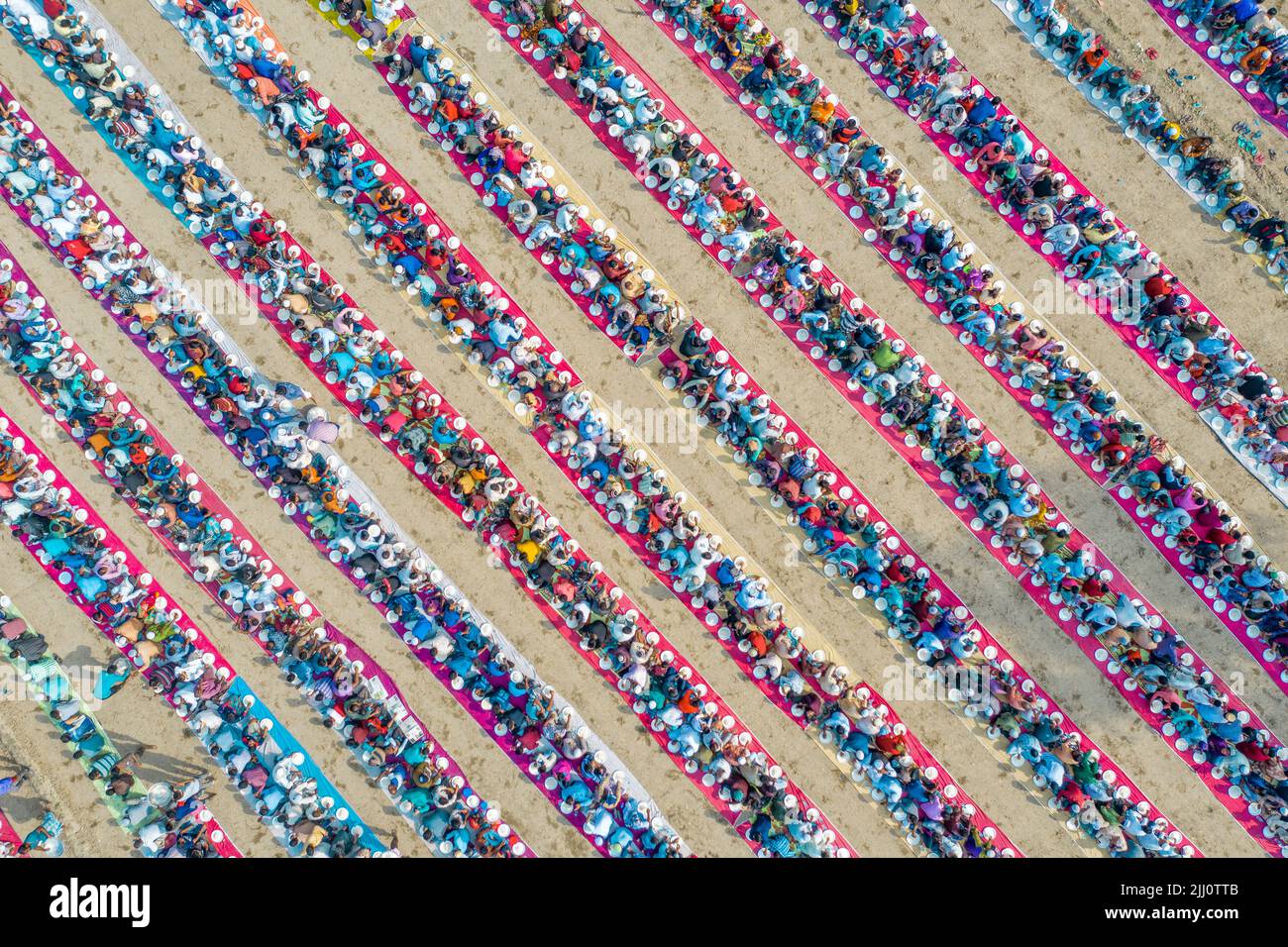 People gather in rural Bangladesh for Uros majlis, a traditional food ...