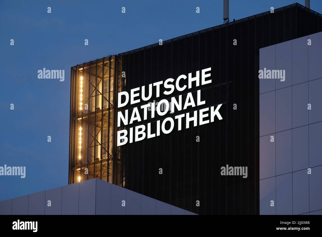 Dnb logo hi-res stock photography and images - Alamy