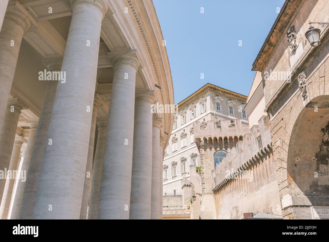 Buildings majestic character hi-res stock photography and images - Alamy