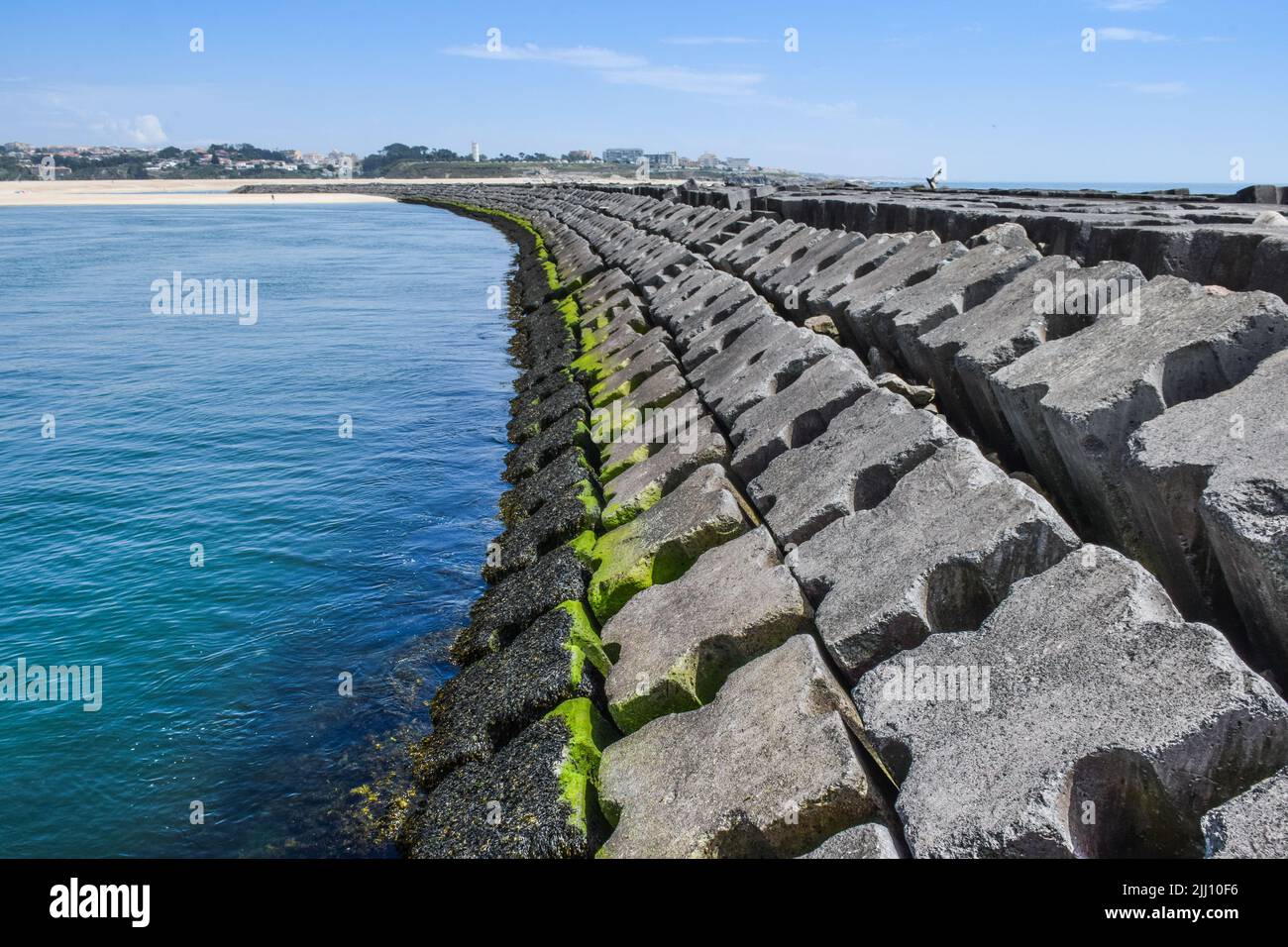 stone path in the sea Stock Photo - Alamy