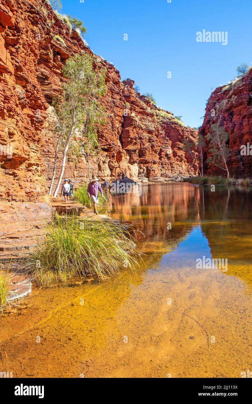Hiking through Kalamina Gorge, Karijini National Park Stock Photo - Alamy