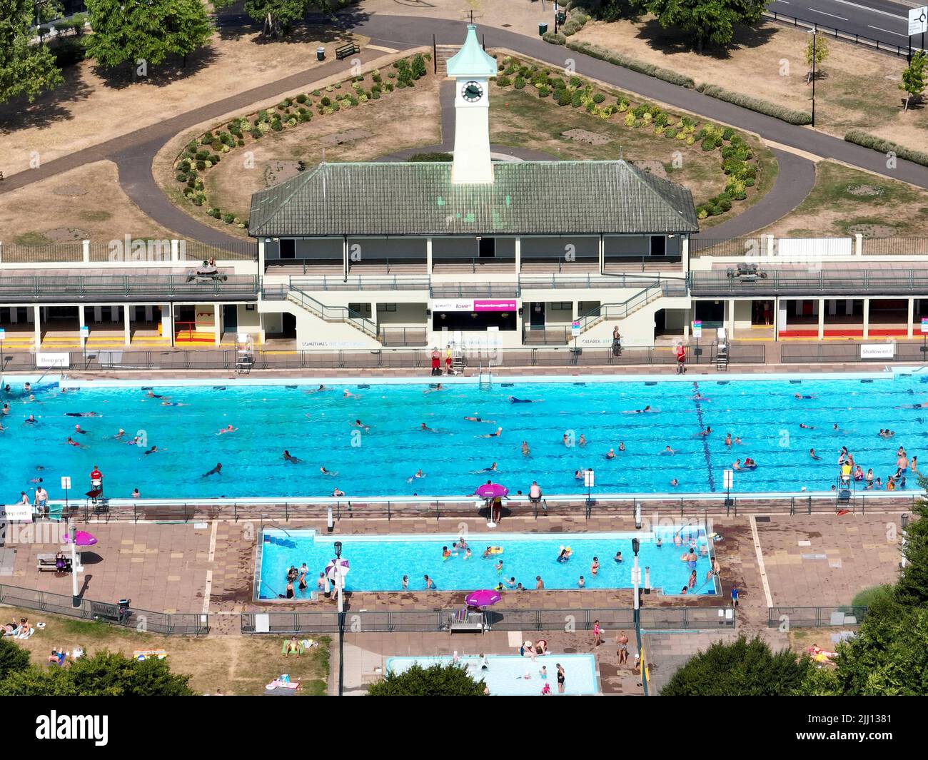 Peterborough, UK. 19th July, 2022. Peterborough Lido outdoor swimming ...