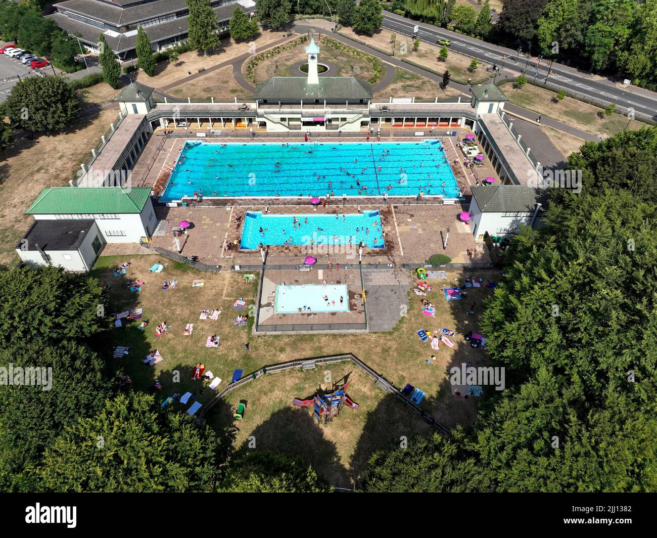Peterborough, UK. 19th July, 2022. Peterborough Lido outdoor swimming ...