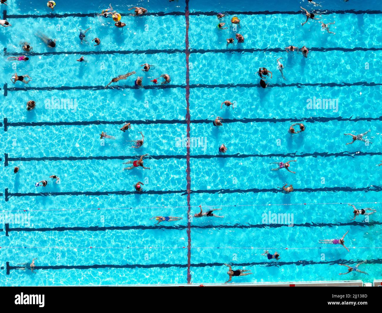 Peterborough, UK. 19th July, 2022. Peterborough Lido outdoor swimming ...
