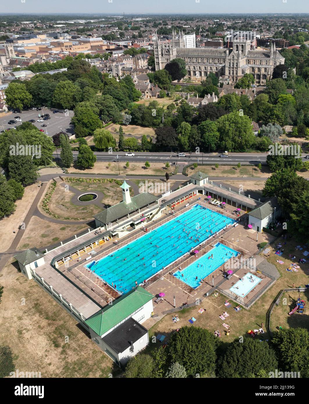 Peterborough, UK. 19th July, 2022. Peterborough Lido outdoor swimming ...
