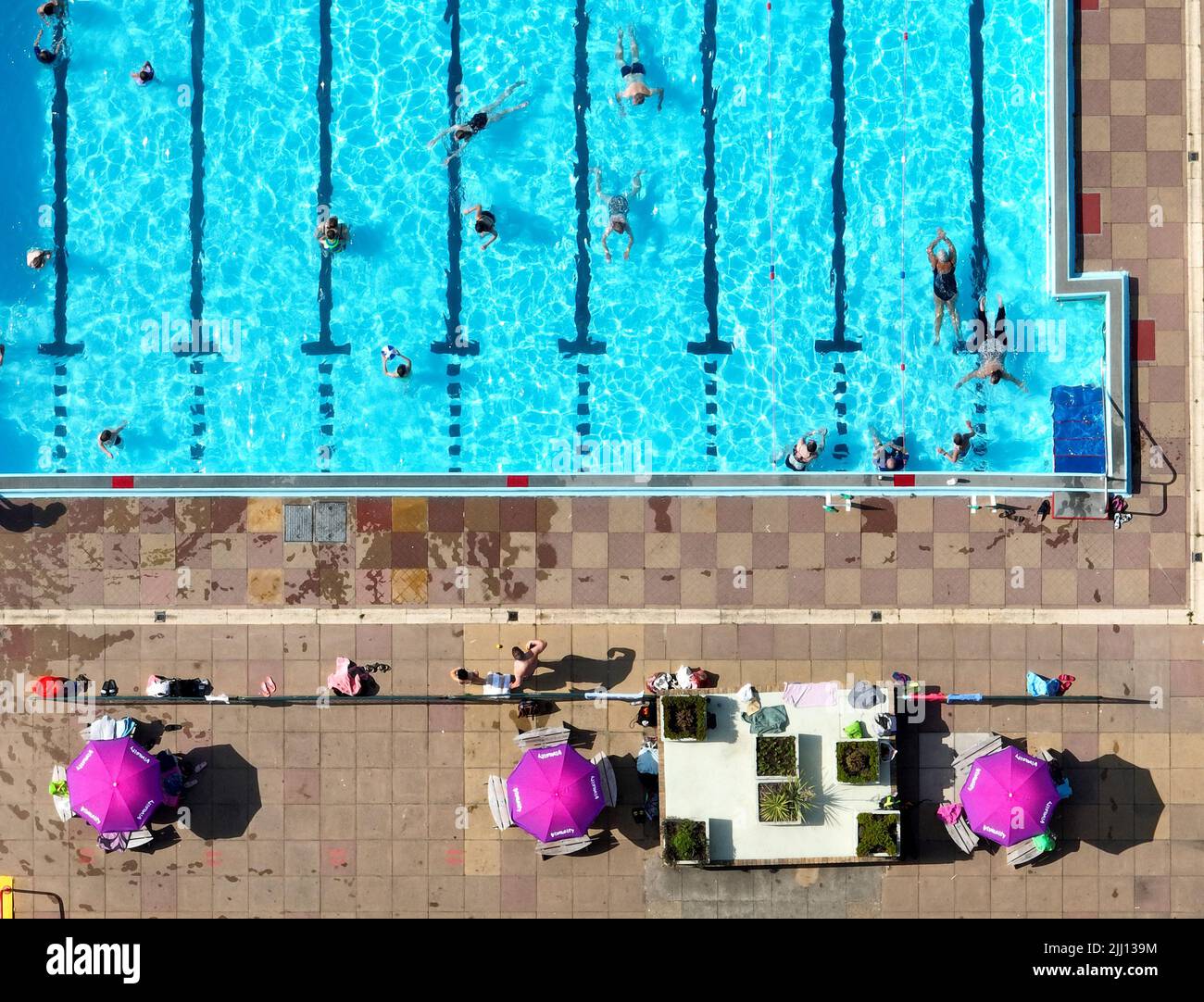 Peterborough, UK. 19th July, 2022. Peterborough Lido outdoor swimming ...