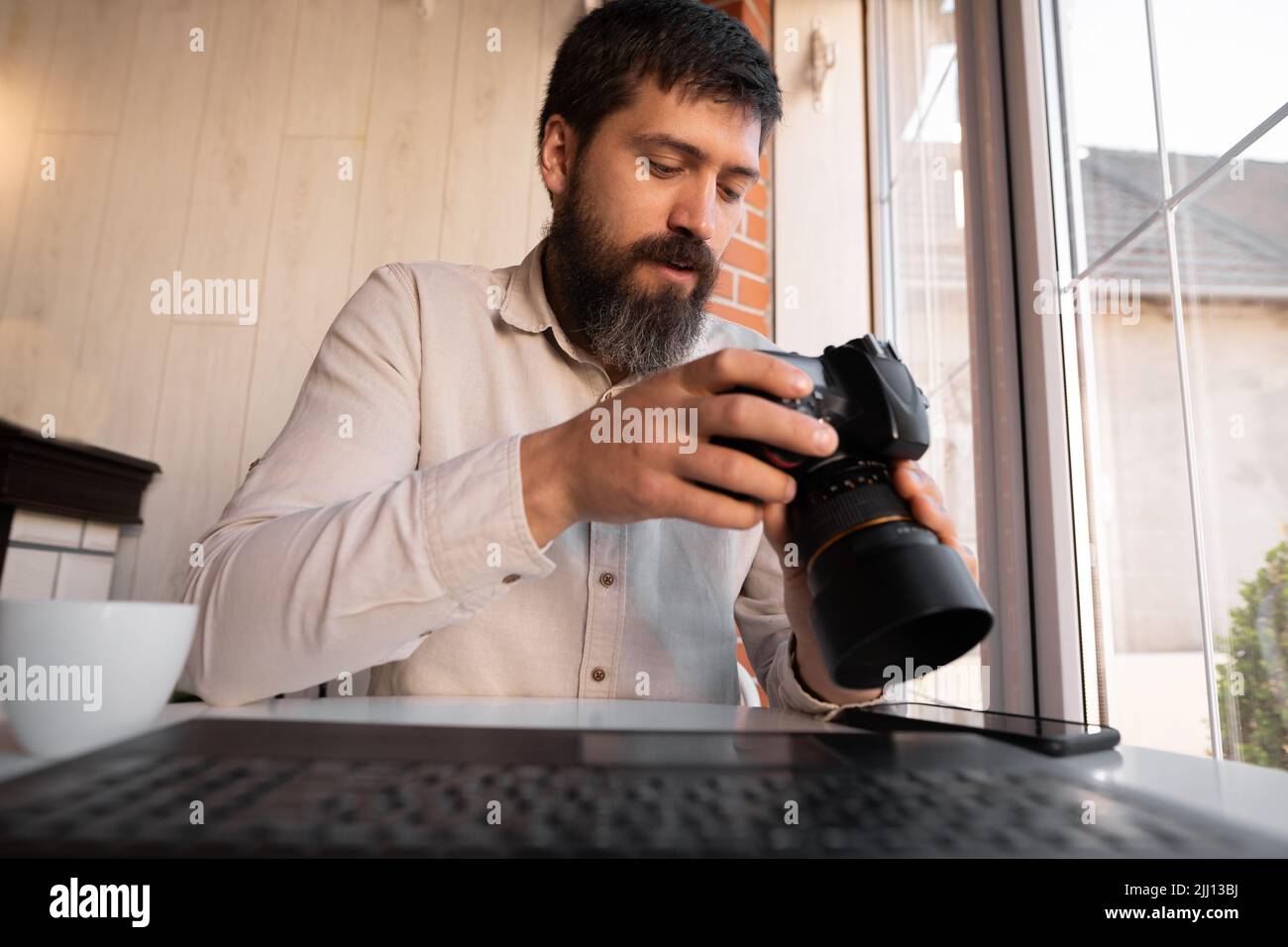 Photo shoot and editing hi-res stock photography and images - Alamy