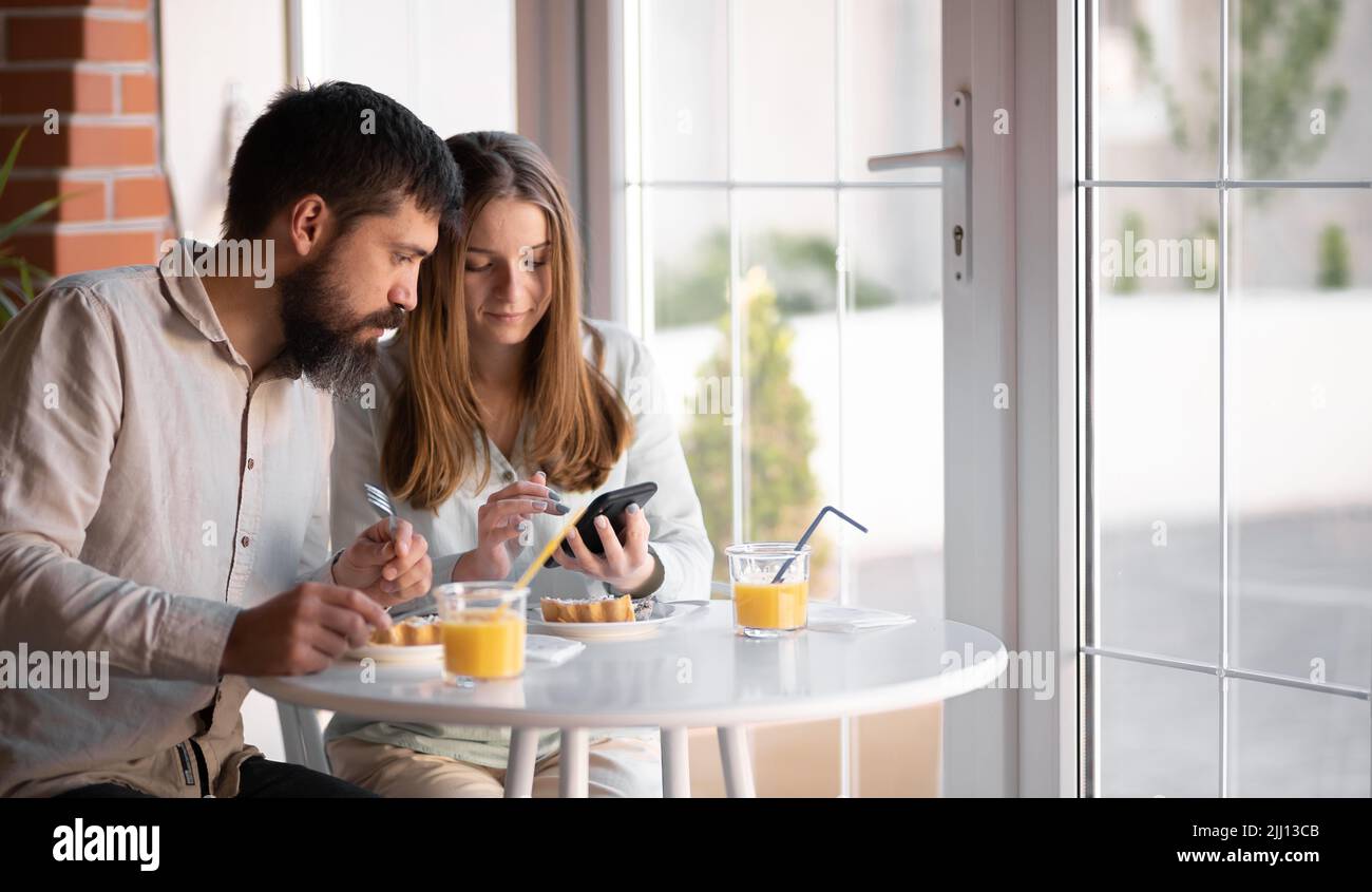 Lunch break funny hi-res stock photography and images - Alamy